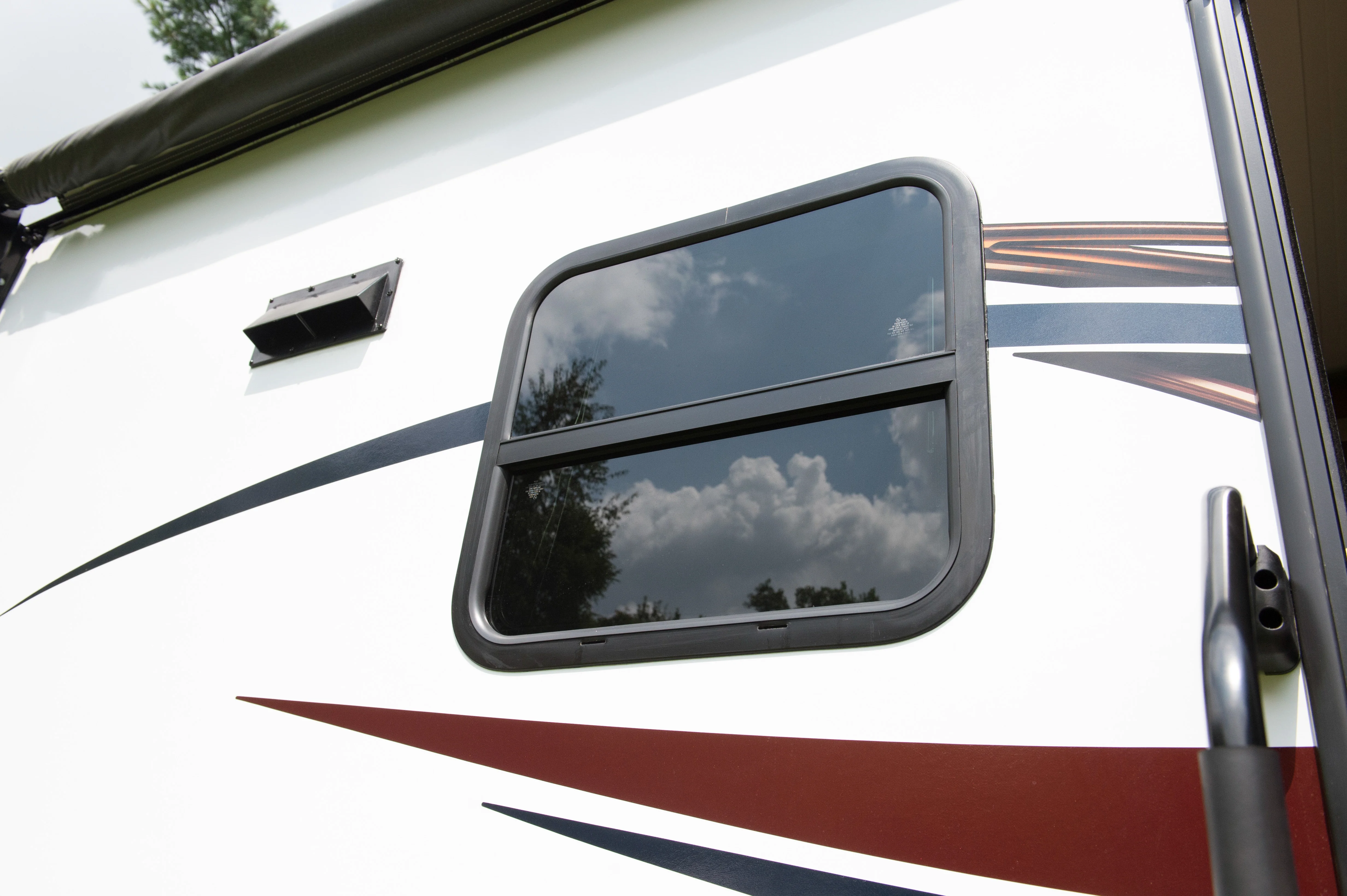Lippert 8800 Series RV Windows | Lippert
