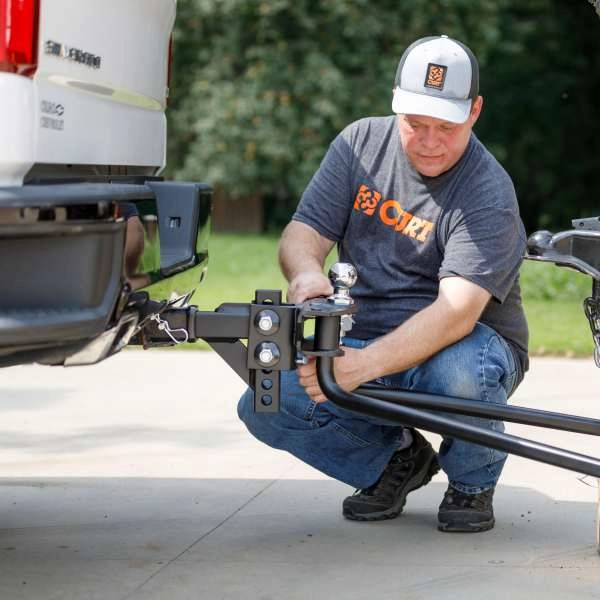 Dead Weight Hitch vs. Weight Distribution Hitch | Lippert