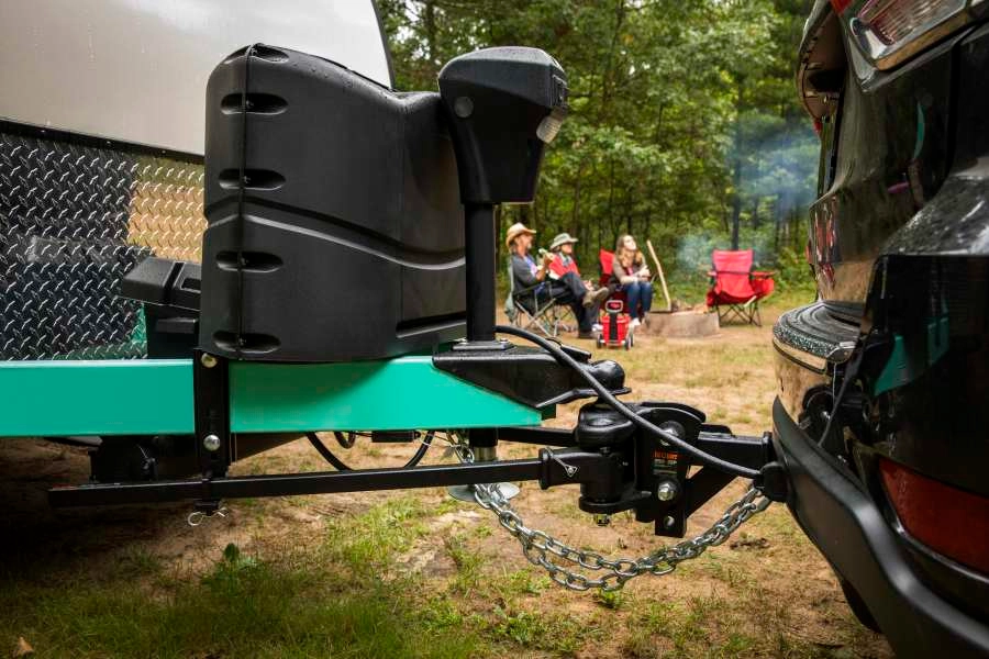 Weight Distribution Hitch vs. Sway Control Bar: What's The Difference ...